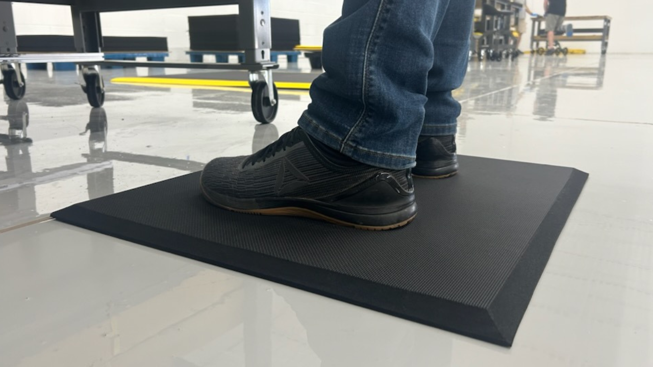 100-1 Series Anti-Fatigue Mat, 3' Wide | AcroMat